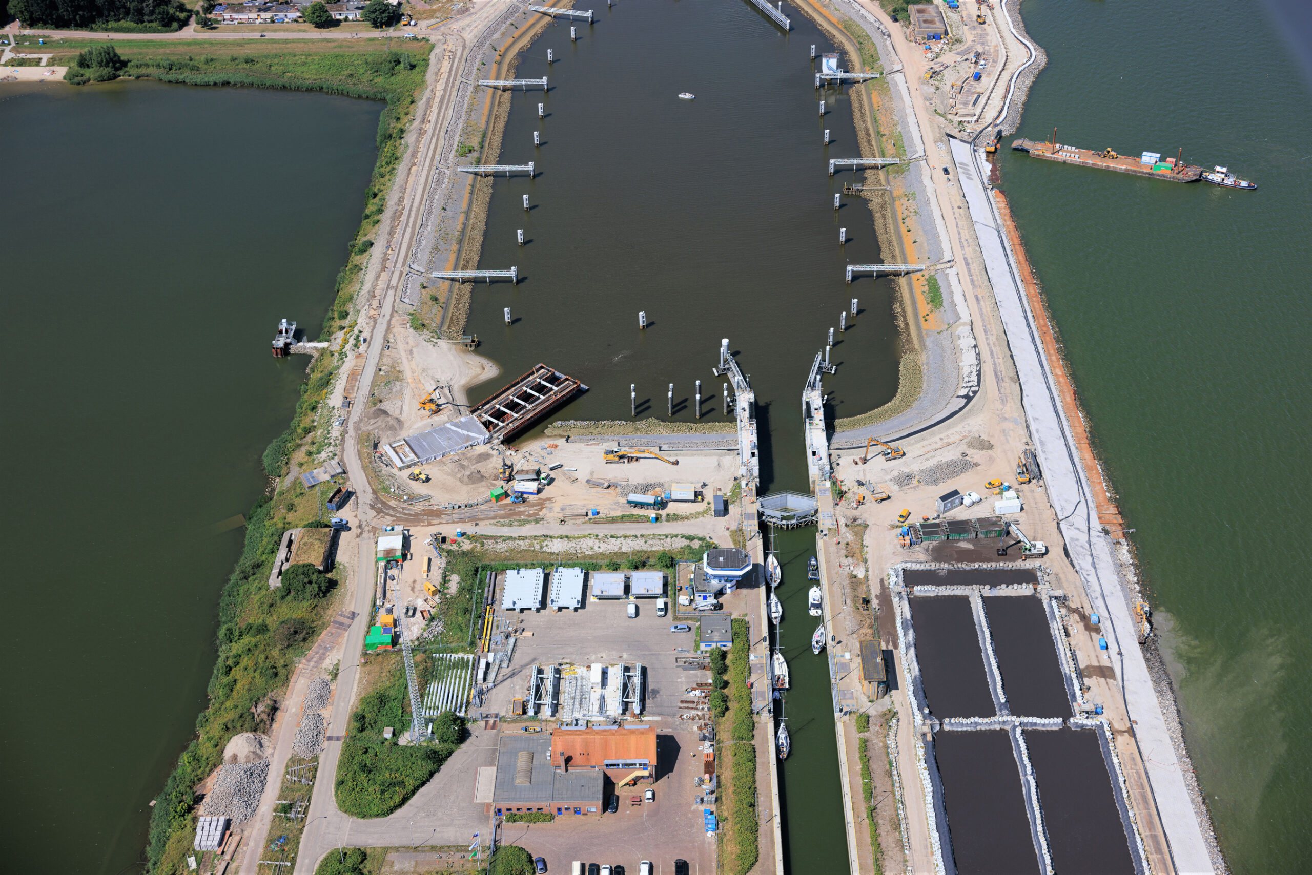 Werken aan gemaal Leemans terwijl de pompen blijven draaien - De ...